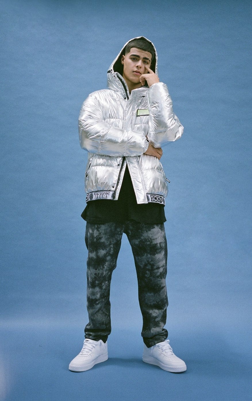 Lunay presenta su primera colaboracion de ropa, junto a Pull&Bear