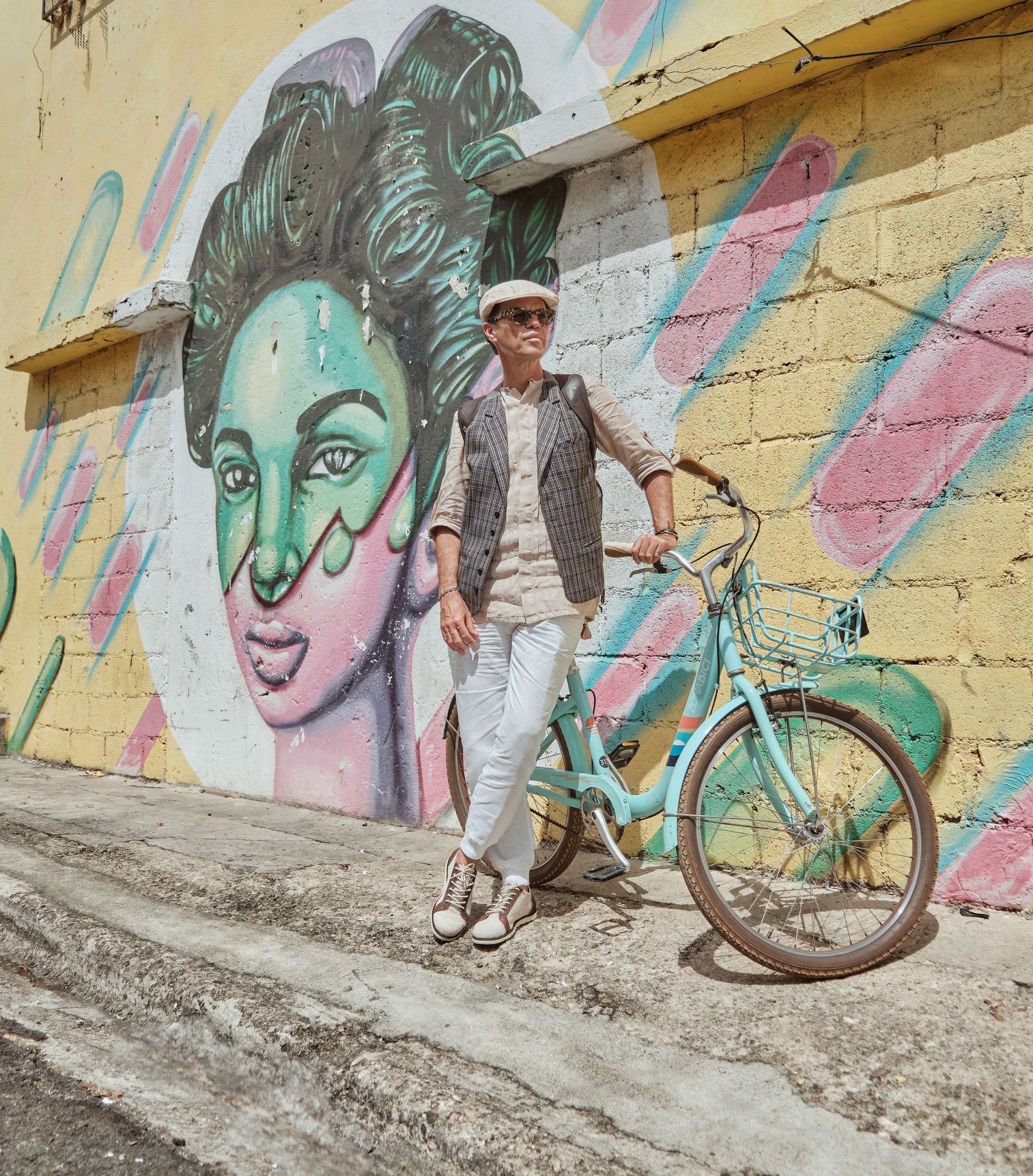 Sócrates Mckinney, el gran precursor de la industria de la moda dominicana