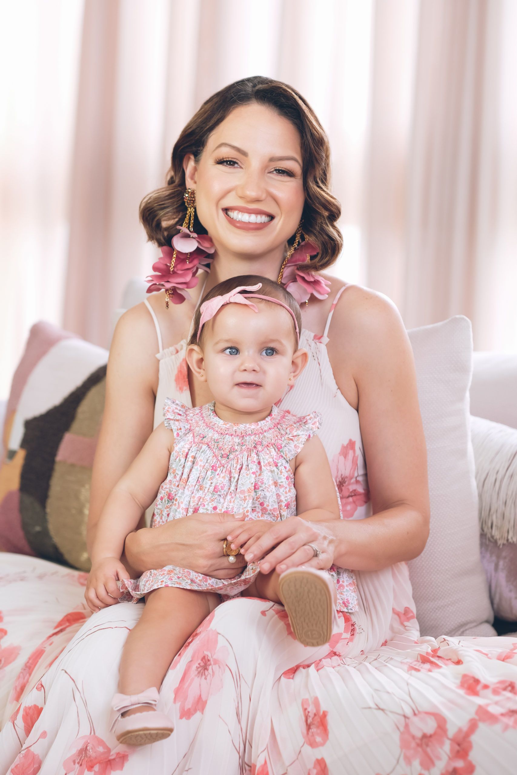Lorenna Pierre en la felicidad plena de ver crecer a su primera hija