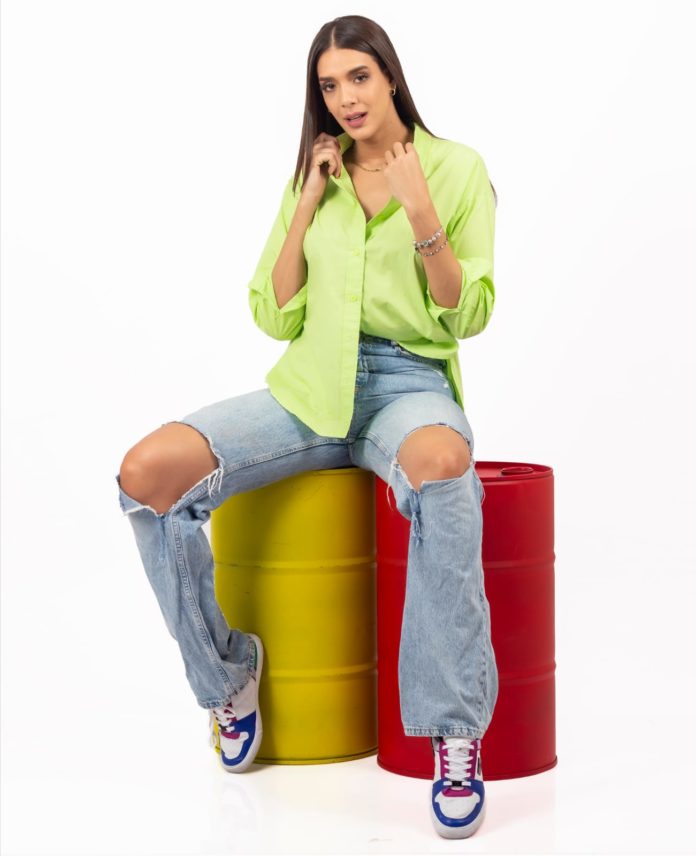 Irina Peguero se integra al programa “Aquí se habla español”