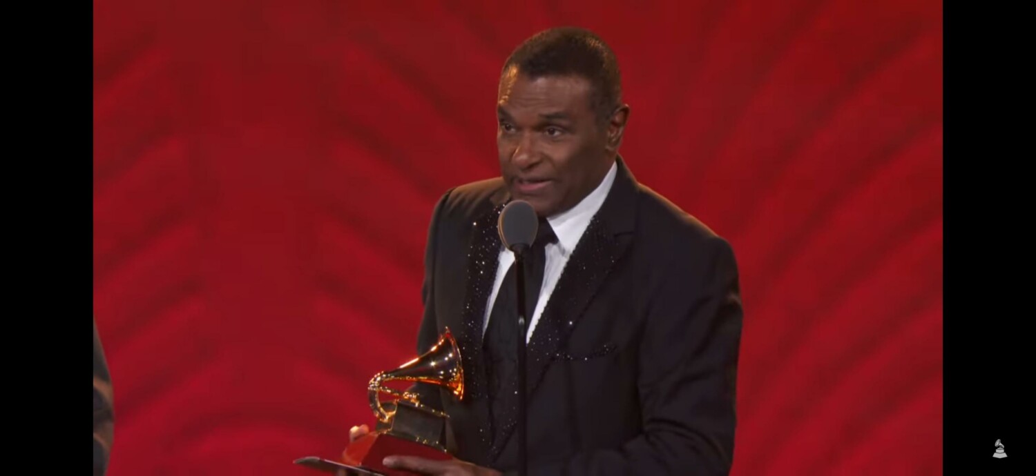 José Alberto “El Canario” gana Latin Grammy con disco Rodando por el Mundo
