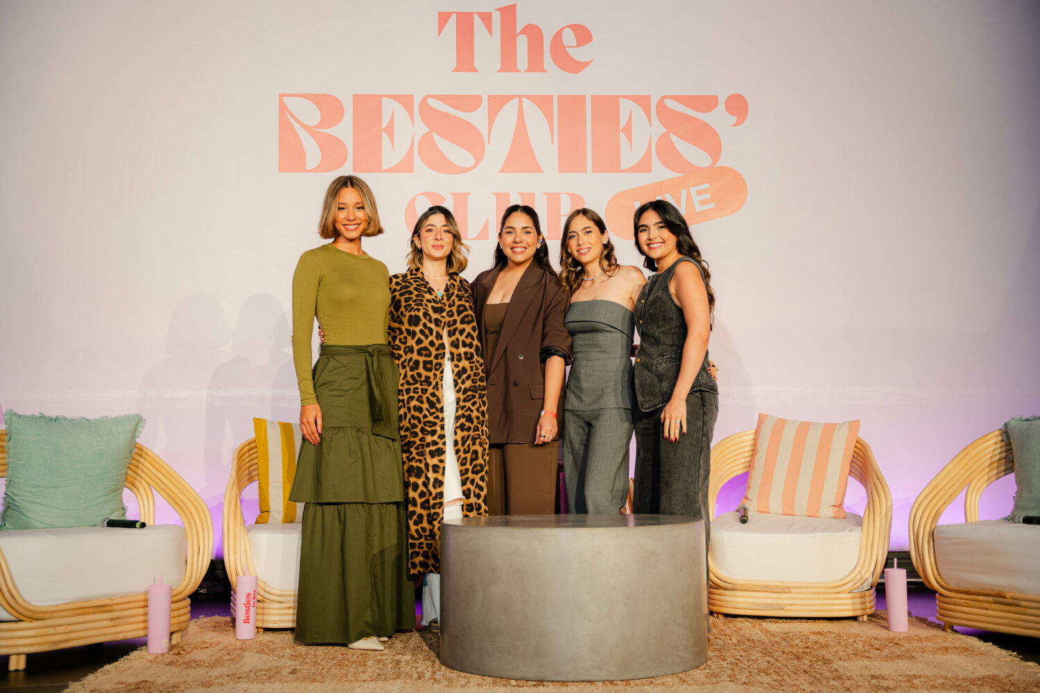 Yaz Yeara comparte en vivo tres episodios de su podcast “The Besties’ Club”