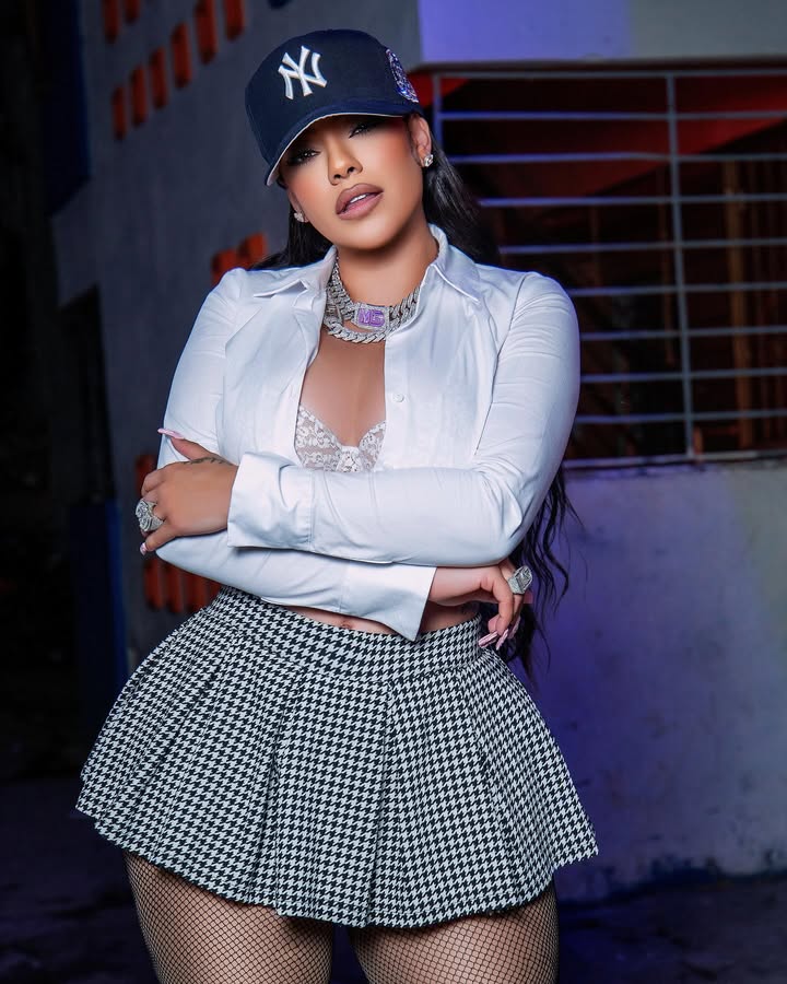 La Insuperable en el Mega Bash de Alex Sensation