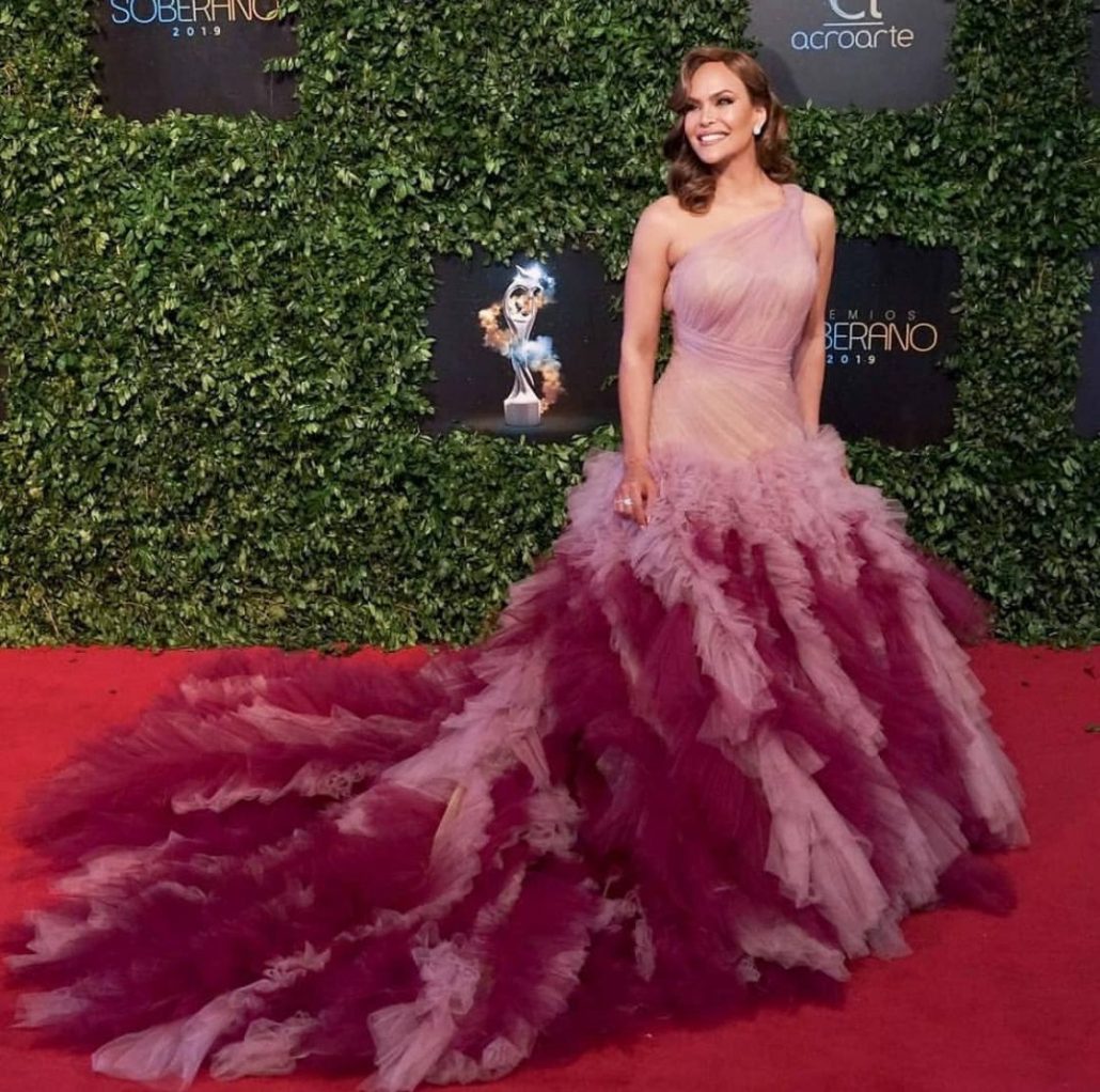 El vestuario de Karen Yapoort para Premios Soberanos 2025