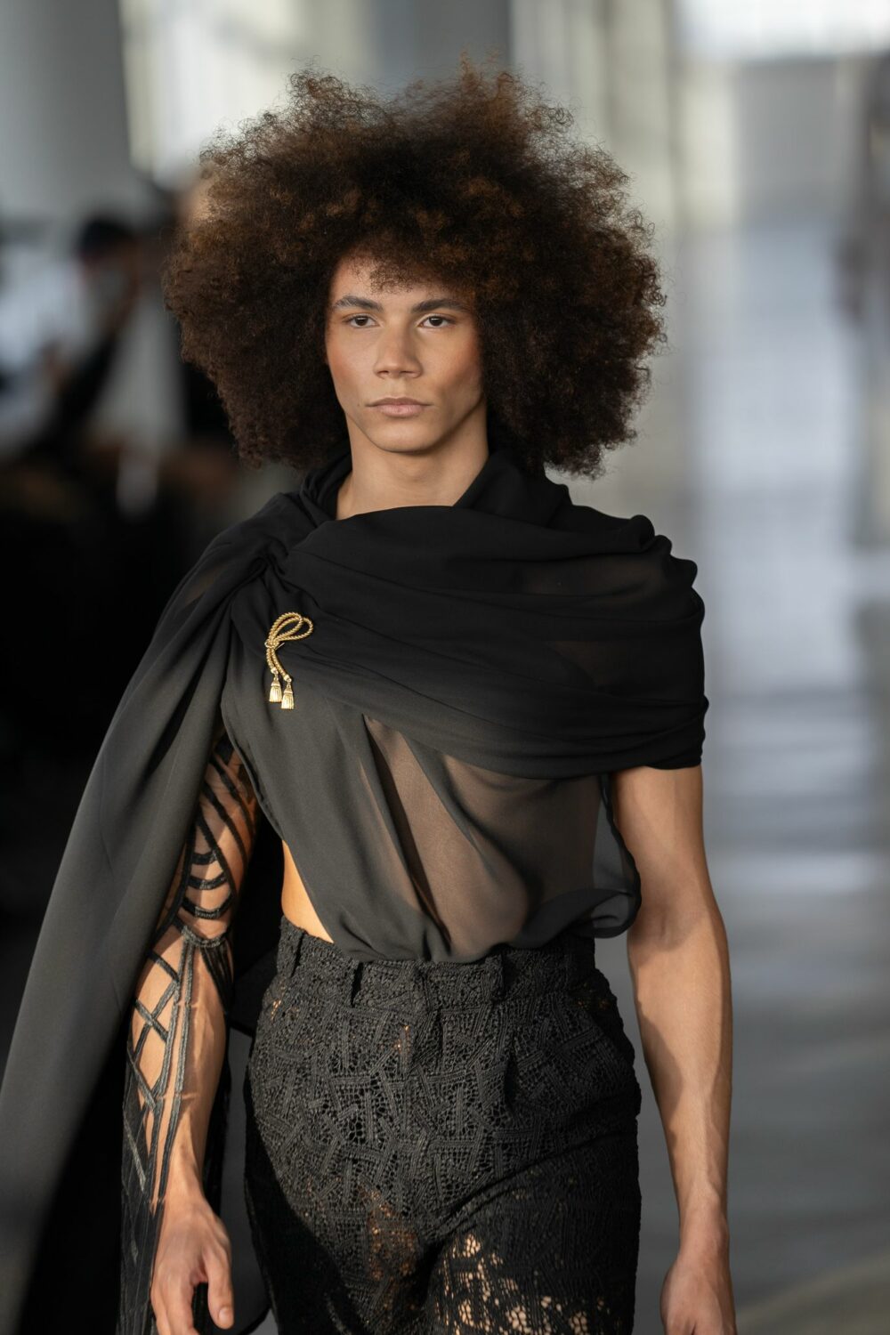 Josué Sánchez: Modelo, actor y comunicador Dominicano que conquista las pasarelas del mundo